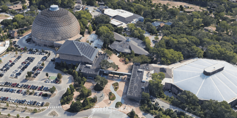 Omaha's Henry Doorly Zoo And Aquarium - Omaha, NE